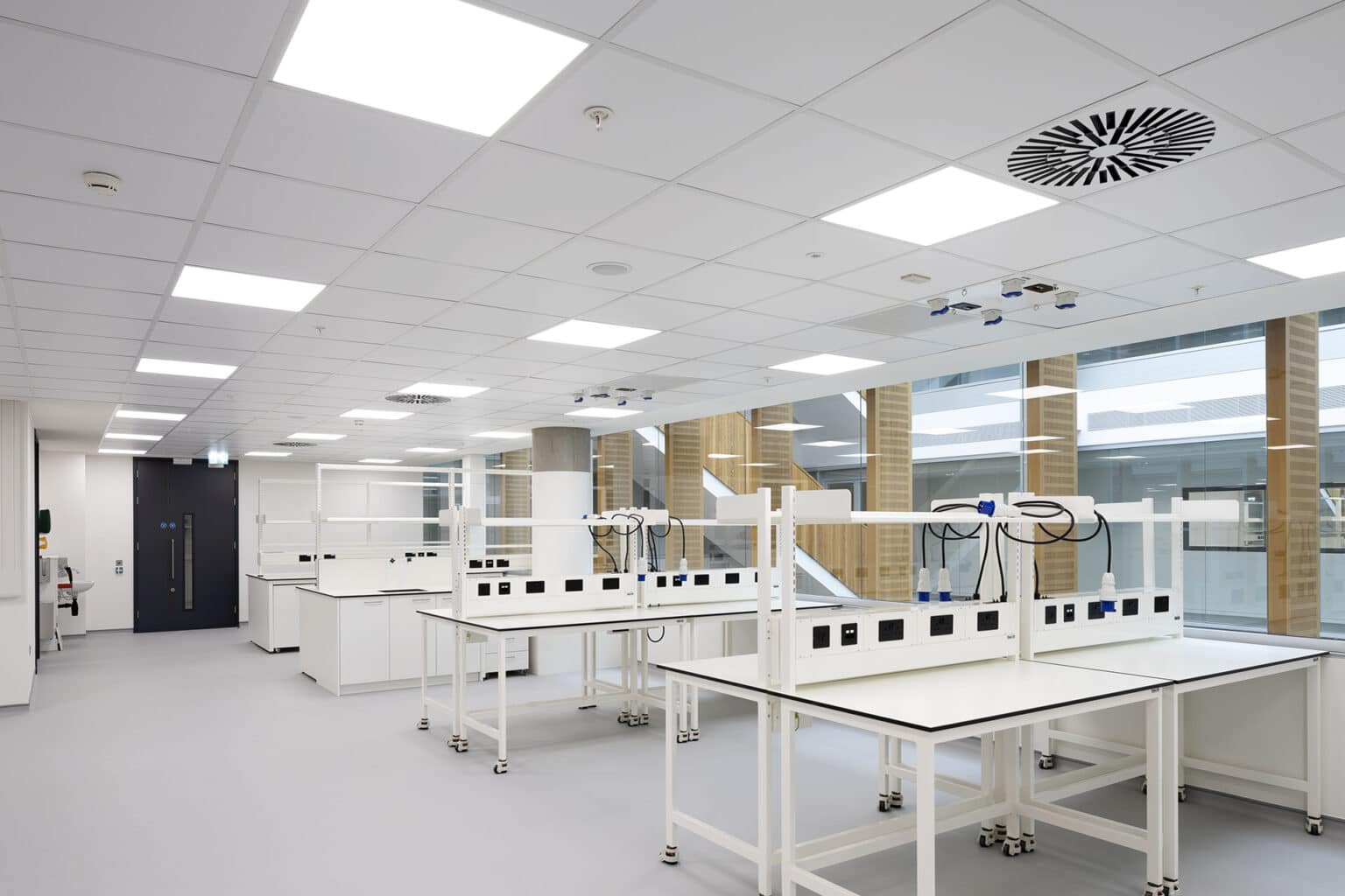 Modular Laboratory Bench System | IFlexx System InterFocus